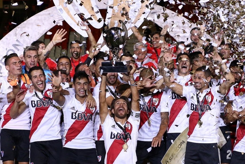 River Plate celebrate Supercopa triumph over rivals Boca Juniors (VIDEO ...