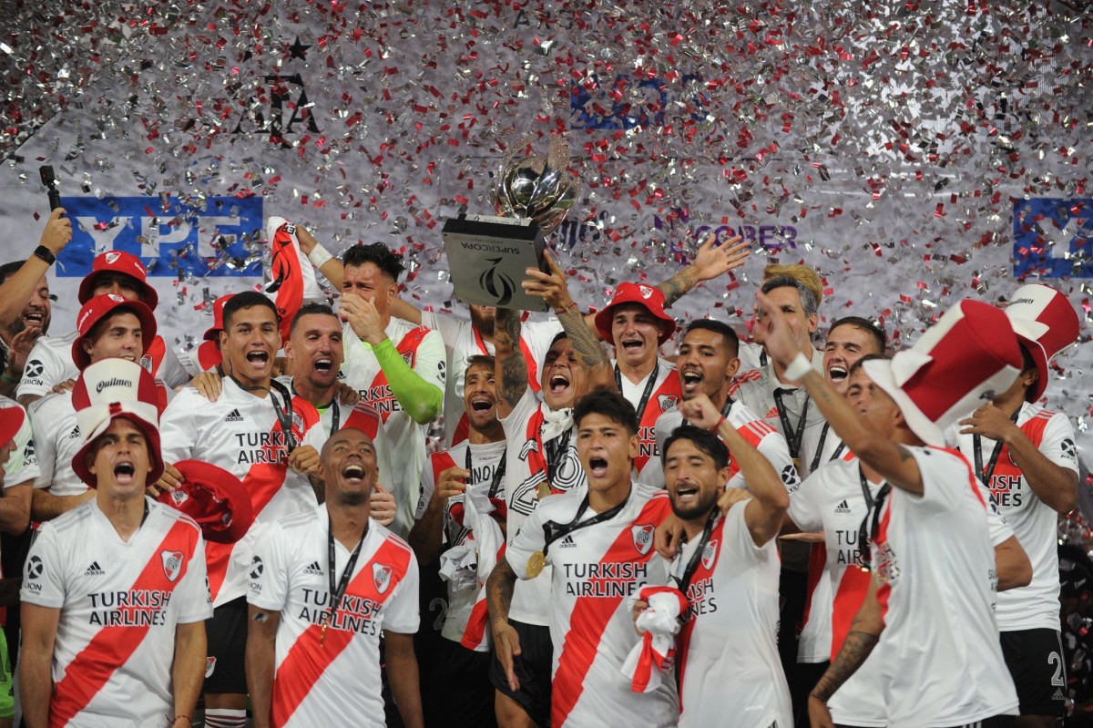 River Plate thrash Racing Club to lift Supercopa (HIGHLIGHTS) | golazo ...